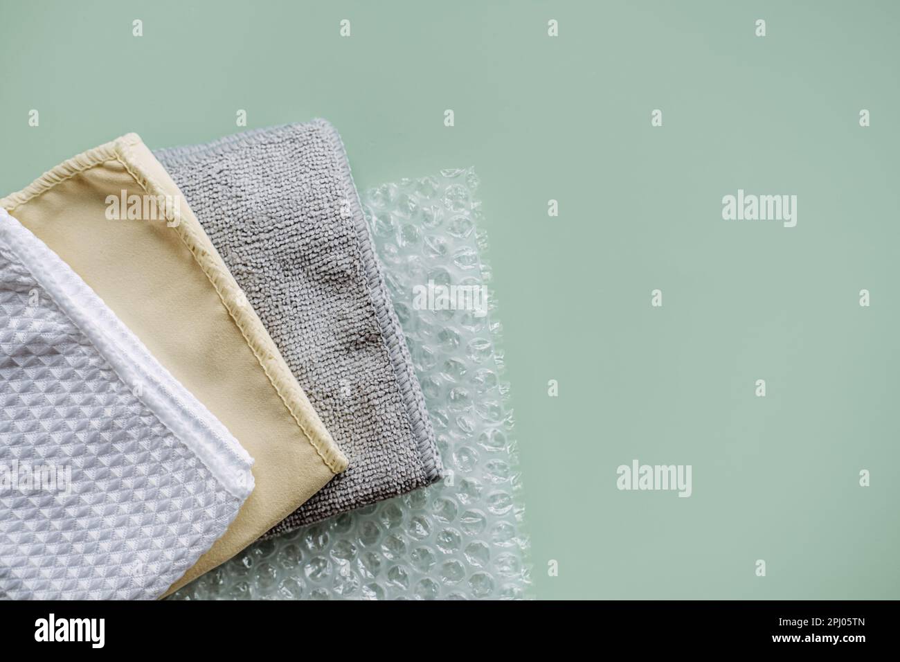 Recycling Fibers in the Textile Industry. Sustainable recycled cotton ...