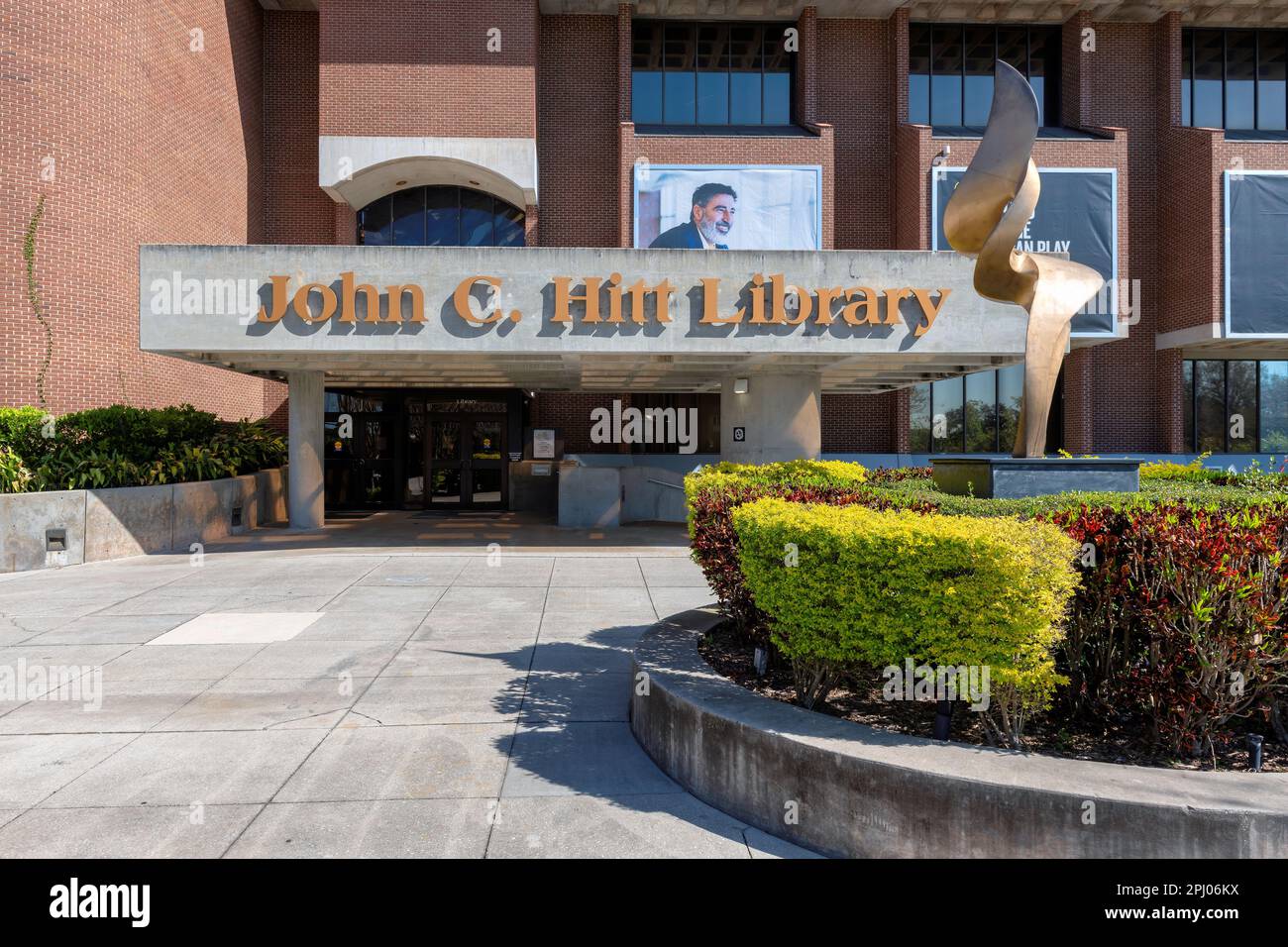 The John C. Hitt Library in the University of Central Florida campus ...