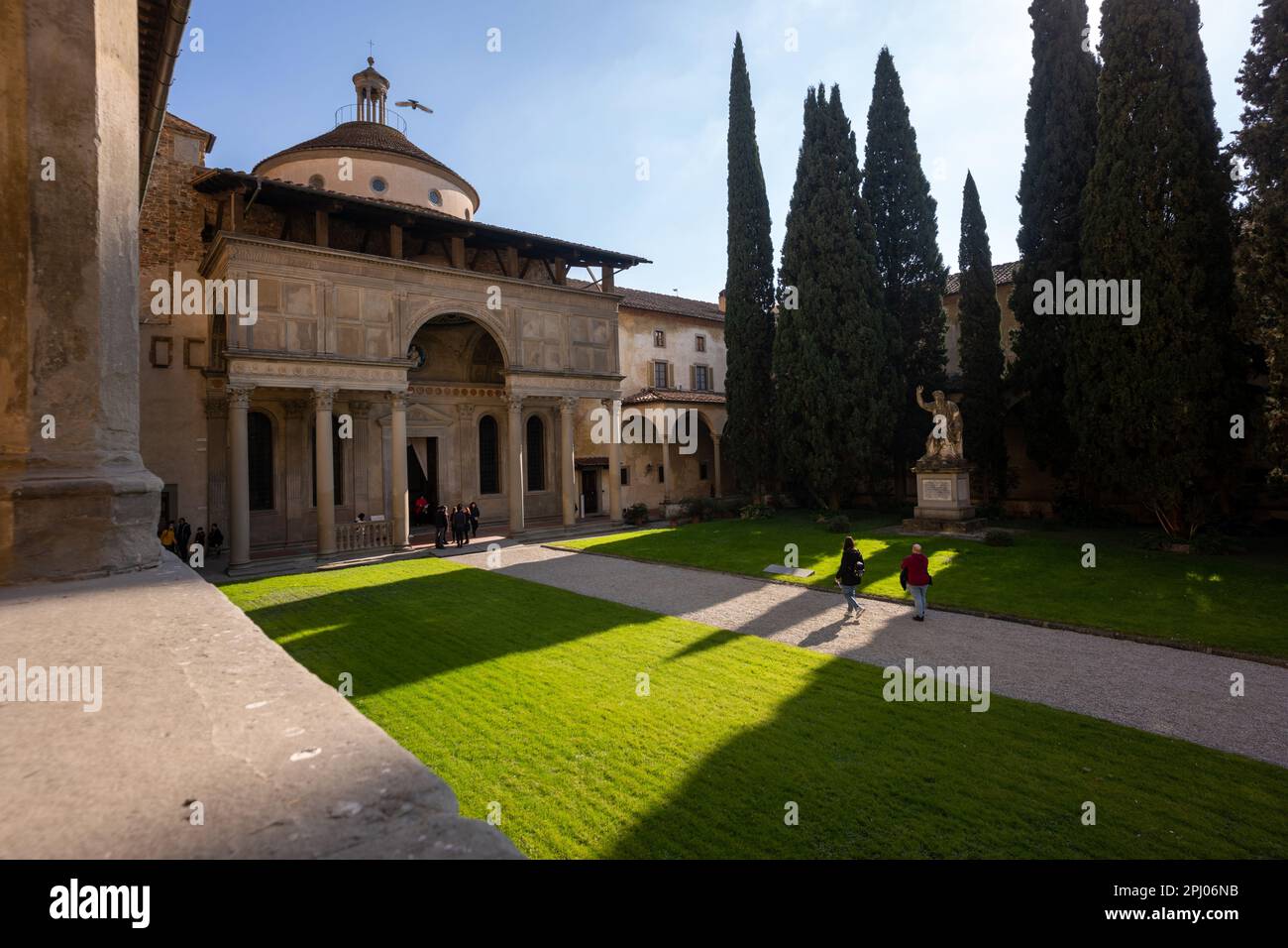 Pazzi Chapel by Brunelleschi at Santa Croce, Florence Stock Photo - Alamy