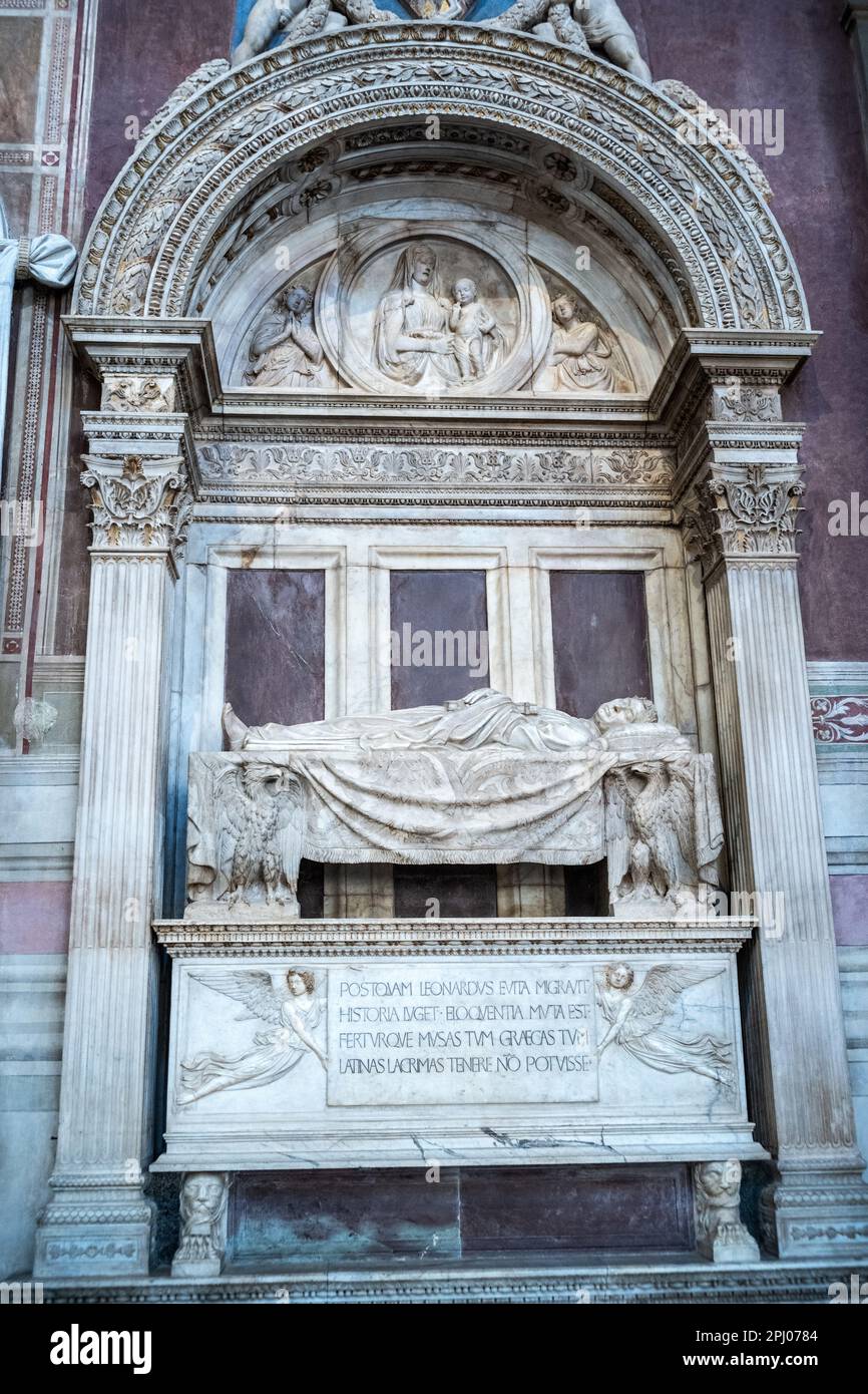 The Opera di Santa Croce, a Franciscan Basilica. Santa Croce, Florence ...