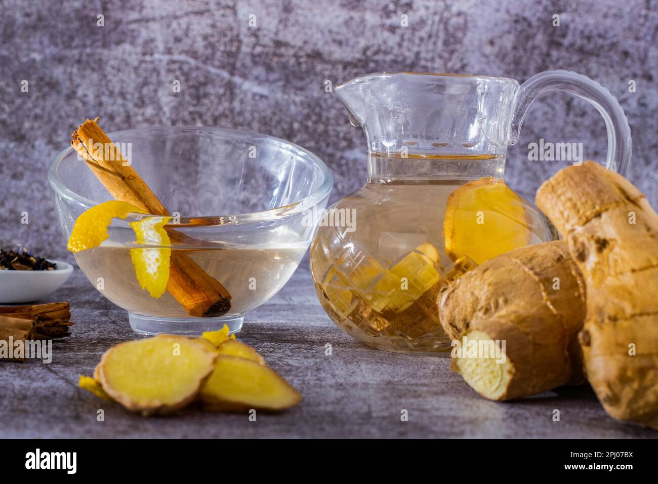 Ginger jar and fruit hi-res stock photography and images - Alamy