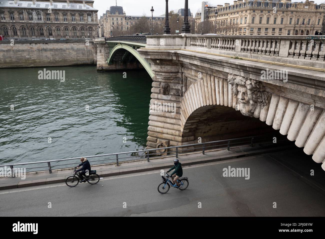 Pont Notre-Dame bridge over the River Seine, Paris, France Stock Photo ...