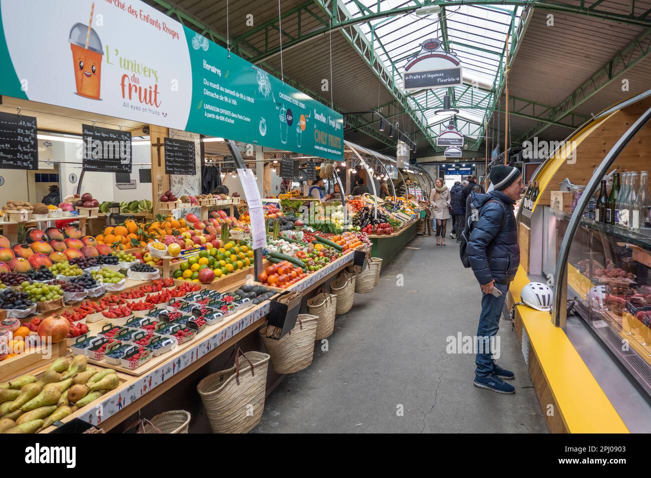 Fruit shop france hi-res stock photography and images - Alamy
