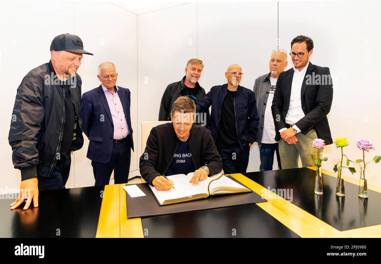 Stuttgart celebrates its hip-hop stars, 30 years after their founding ...