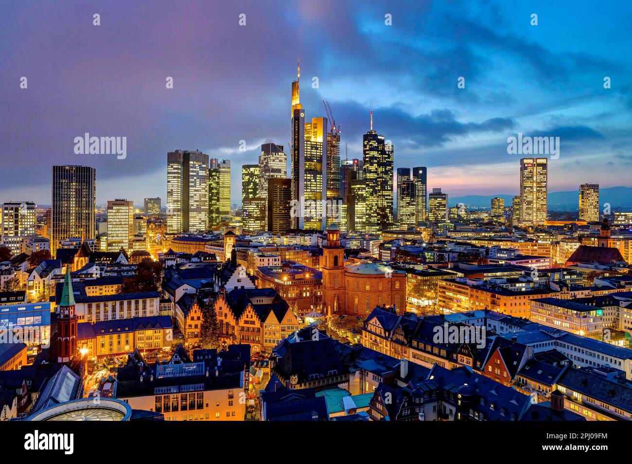 Skyline Mainhatten, skyscrapers in the evening, city view with banking ...