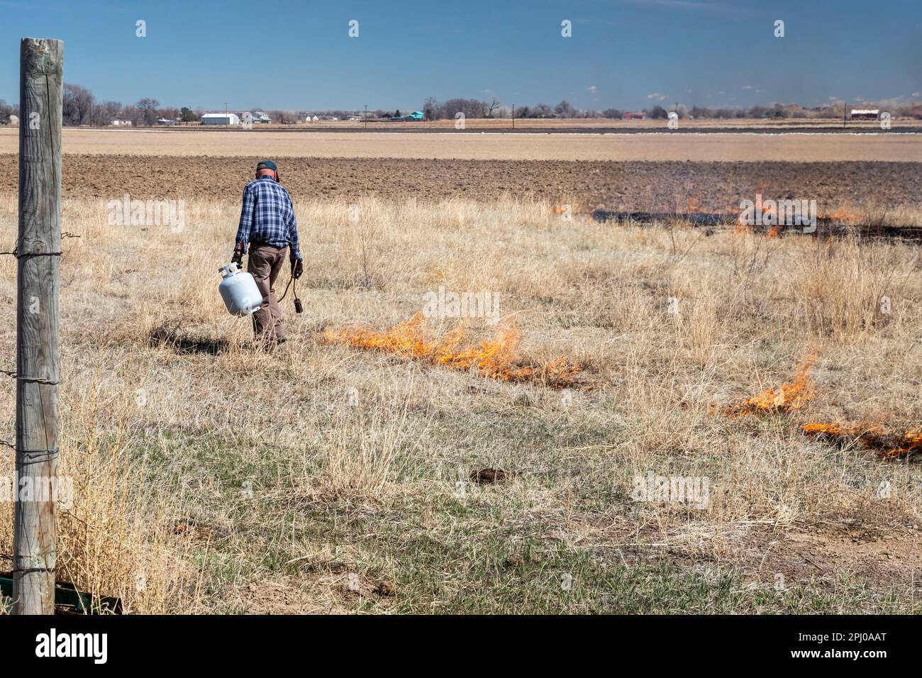 Burn weeds hi-res stock photography and images - Alamy