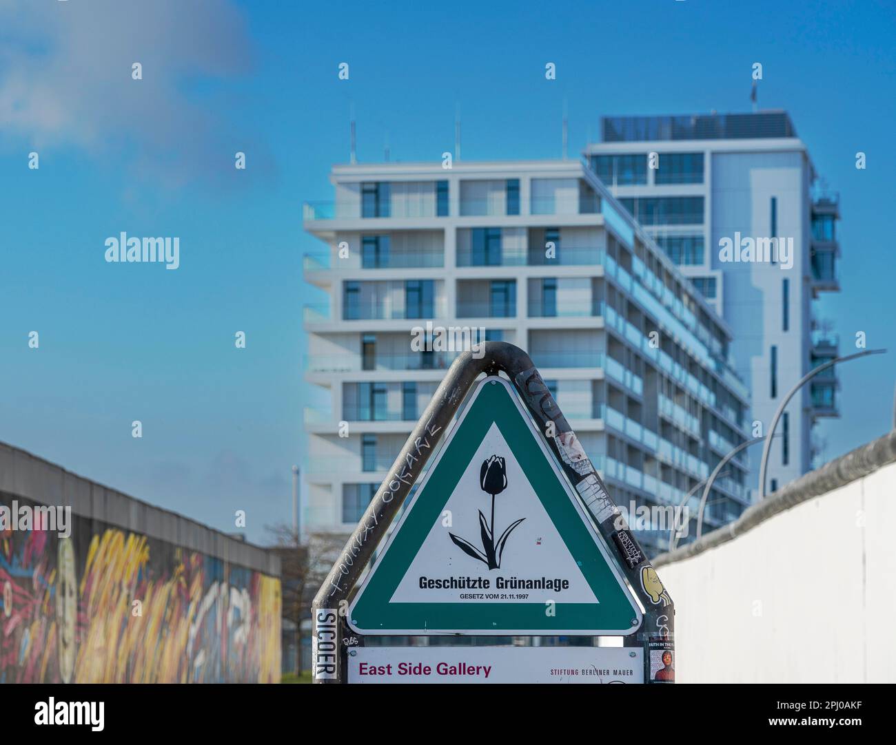 Sign, protected green space, East Side Galery, Friedrichshain, Berlin ...