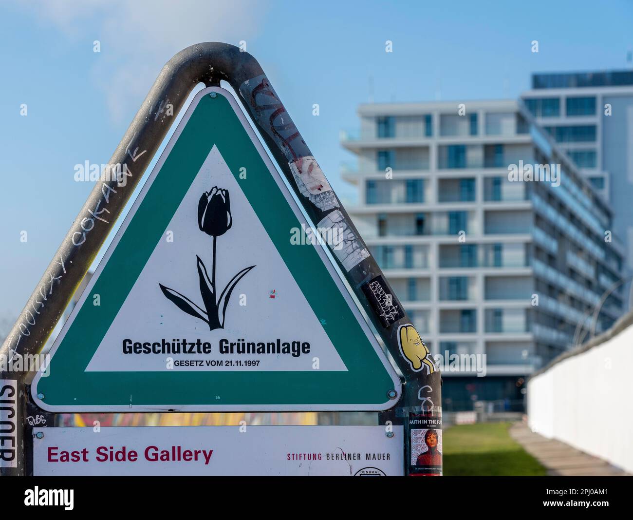 Sign, protected green space, East Side Galery, Friedrichshain, Berlin ...