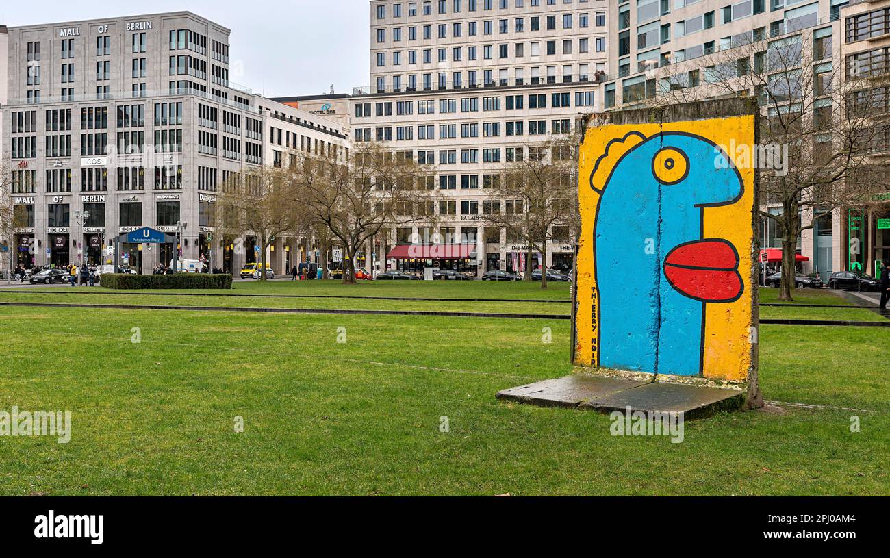 Graffiti on the remains of the Wall at Potsdamer Platz, Berlin, Germany ...