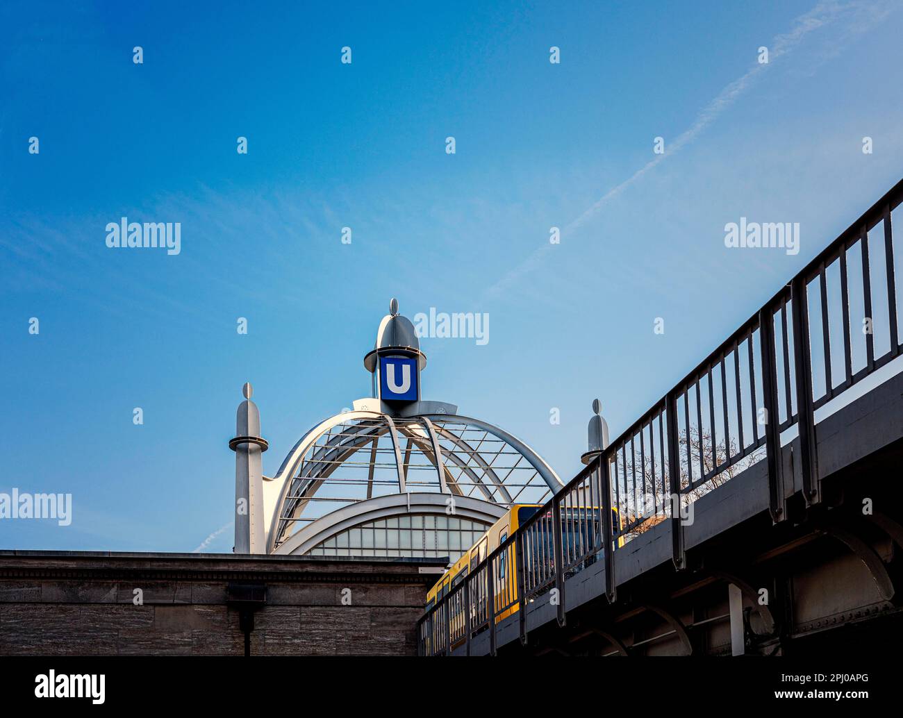 Hochbahn, U Bahnhof Nollendorfplatz, Berlin, Germany Stock Photo - Alamy