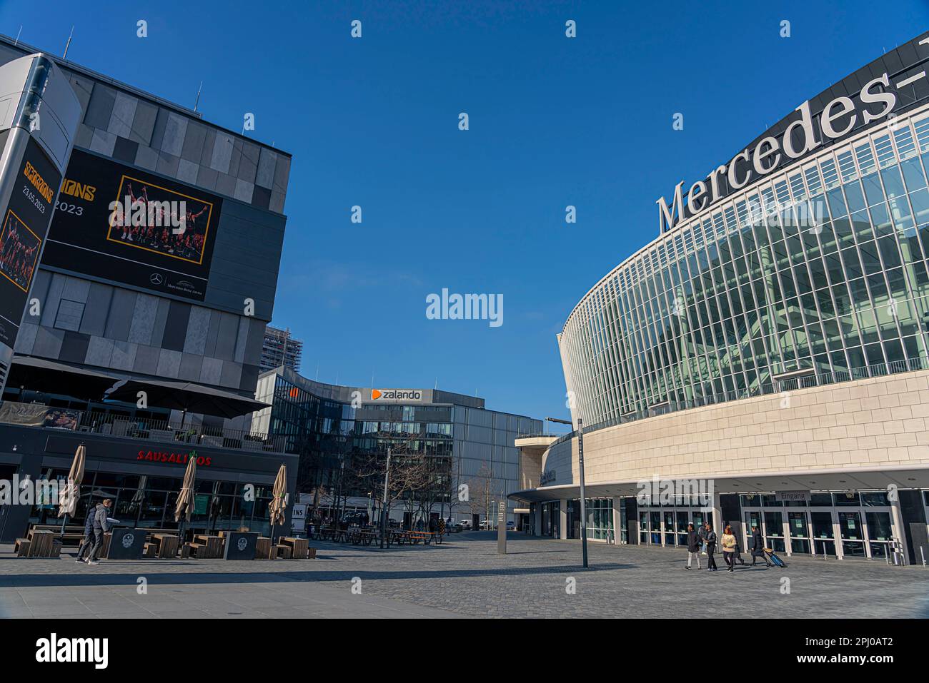 Mercedes benz stadium exterior hi-res stock photography and images - Alamy