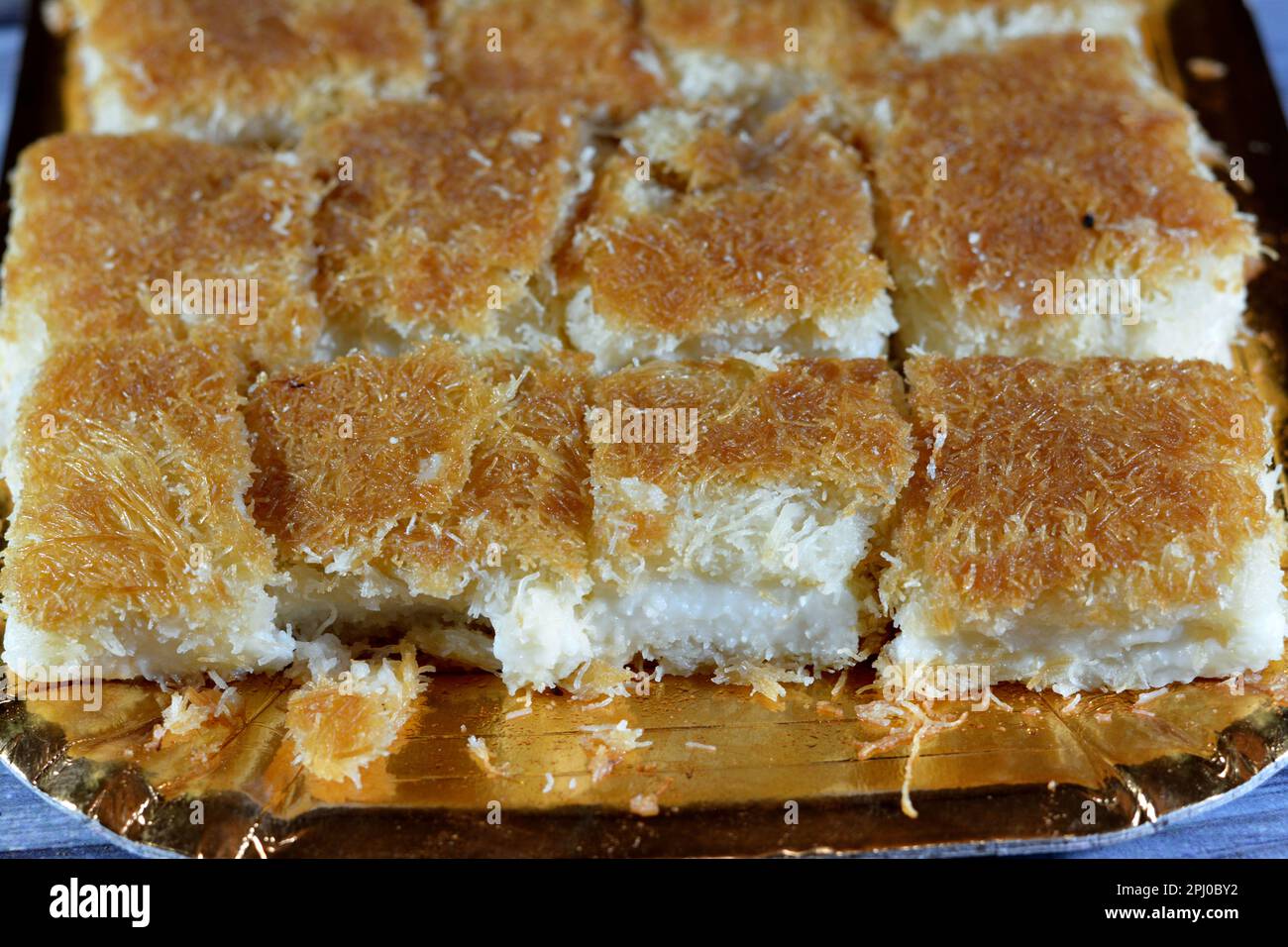 Konafa cake hi-res stock photography and images - Alamy