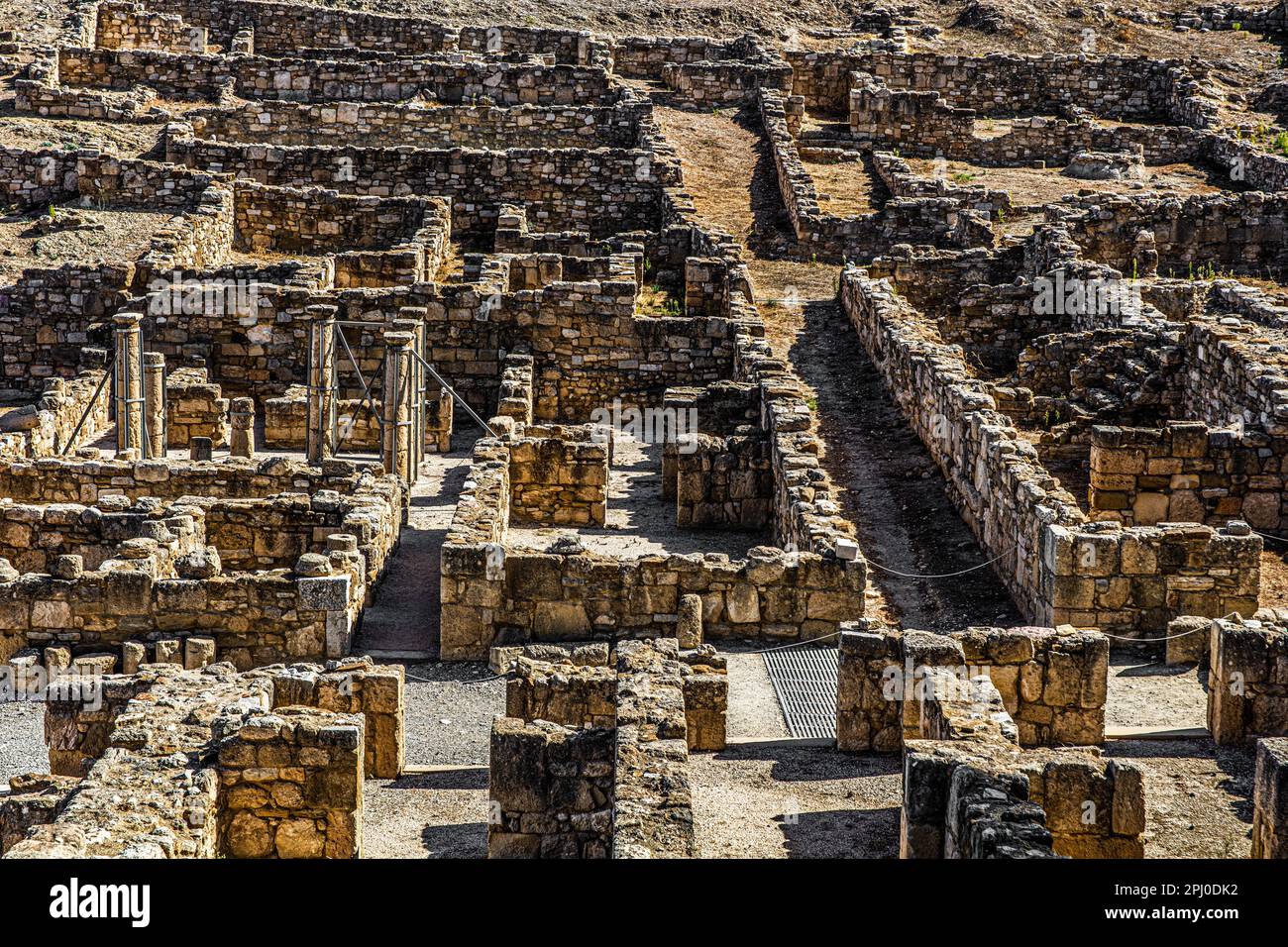 Residential building with columned courtyard - Rhodesian peristyle ...