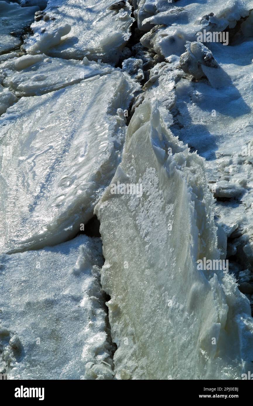 Ice floes in the harbour of Fedderwardersiel, Wesermarsch district ...