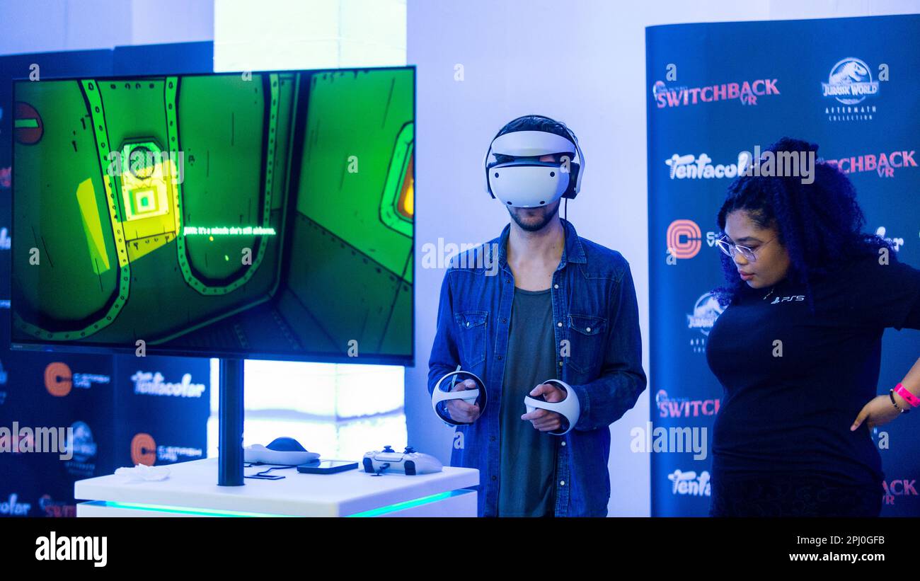 Vr2 hi-res stock photography and images - Alamy