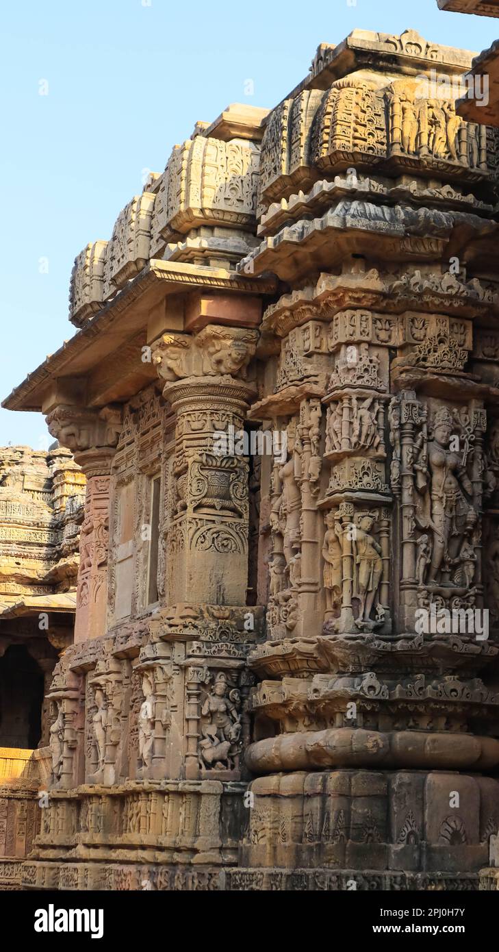 Beautiful Carvings of Hindu God and Goddess on the Sun Temple, Modhera ...