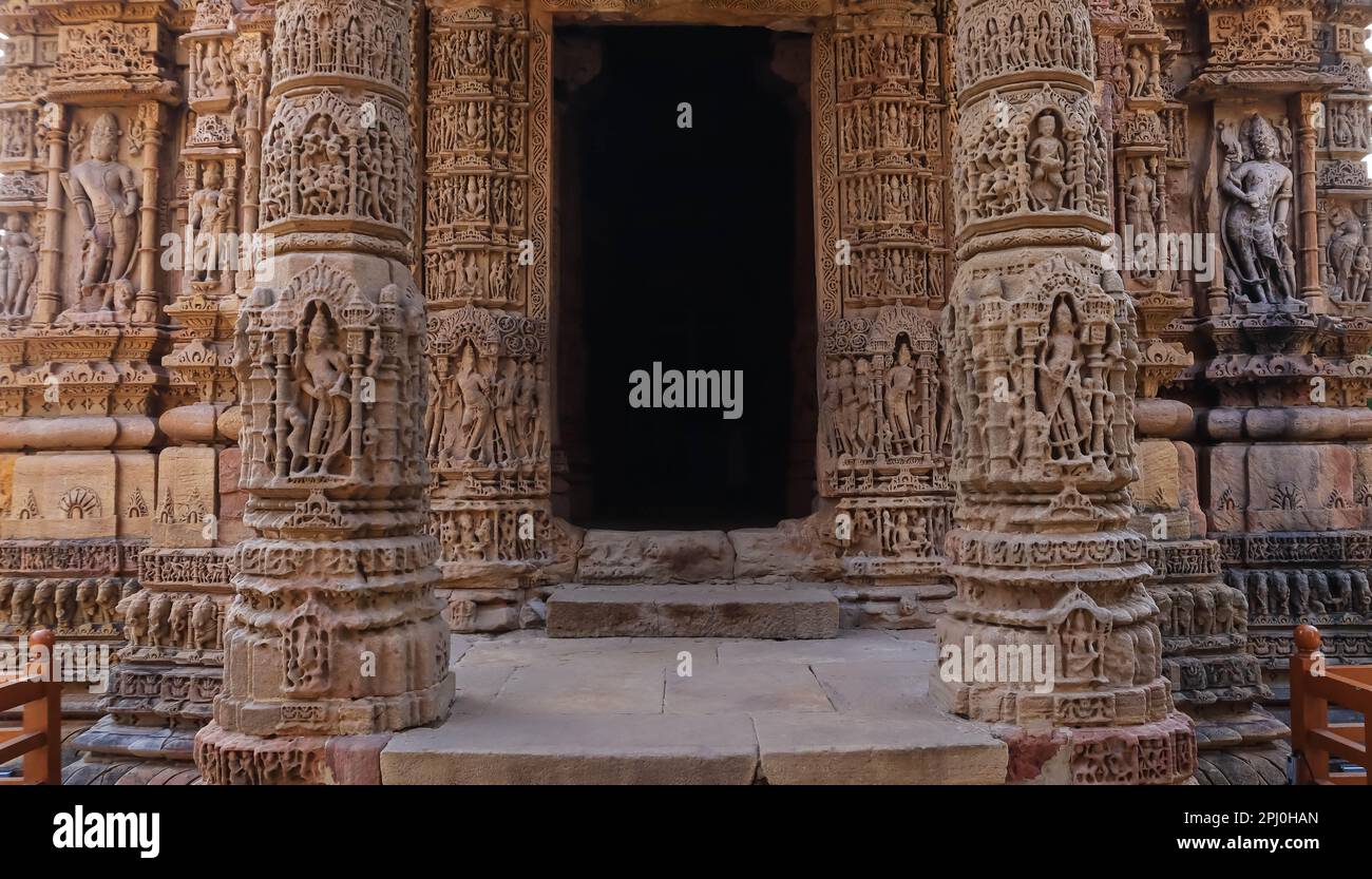 Beautiful Carving Pillars of Sun Temple, Modhera, Surya Temple, Modhera ...