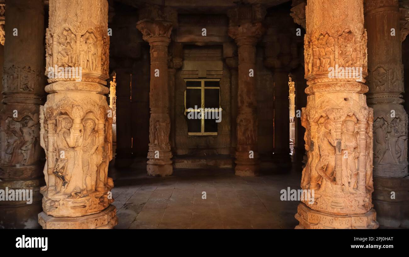 Beautiful Carving Pillars of Sun Temple, Modhera, Surya Temple, Modhera ...