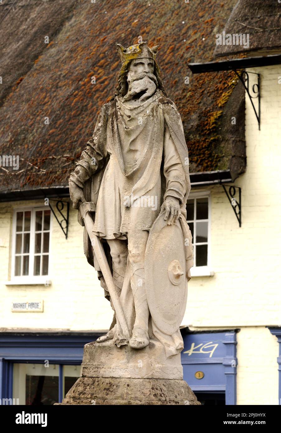 King Alfred's statue in Pewsey, Wiltshire Stock Photo - Alamy