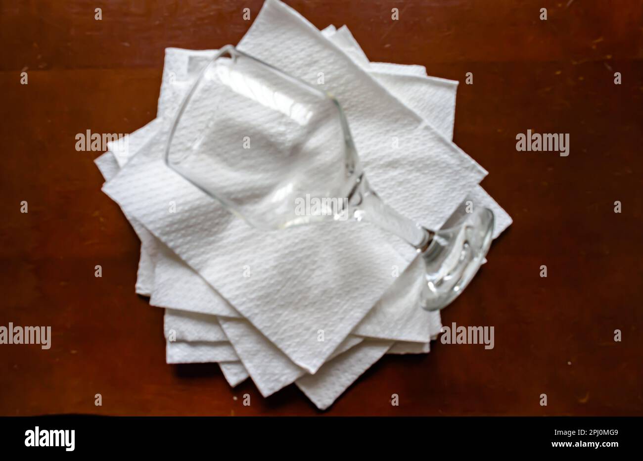 Wipe glass table hi-res stock photography and images - Alamy