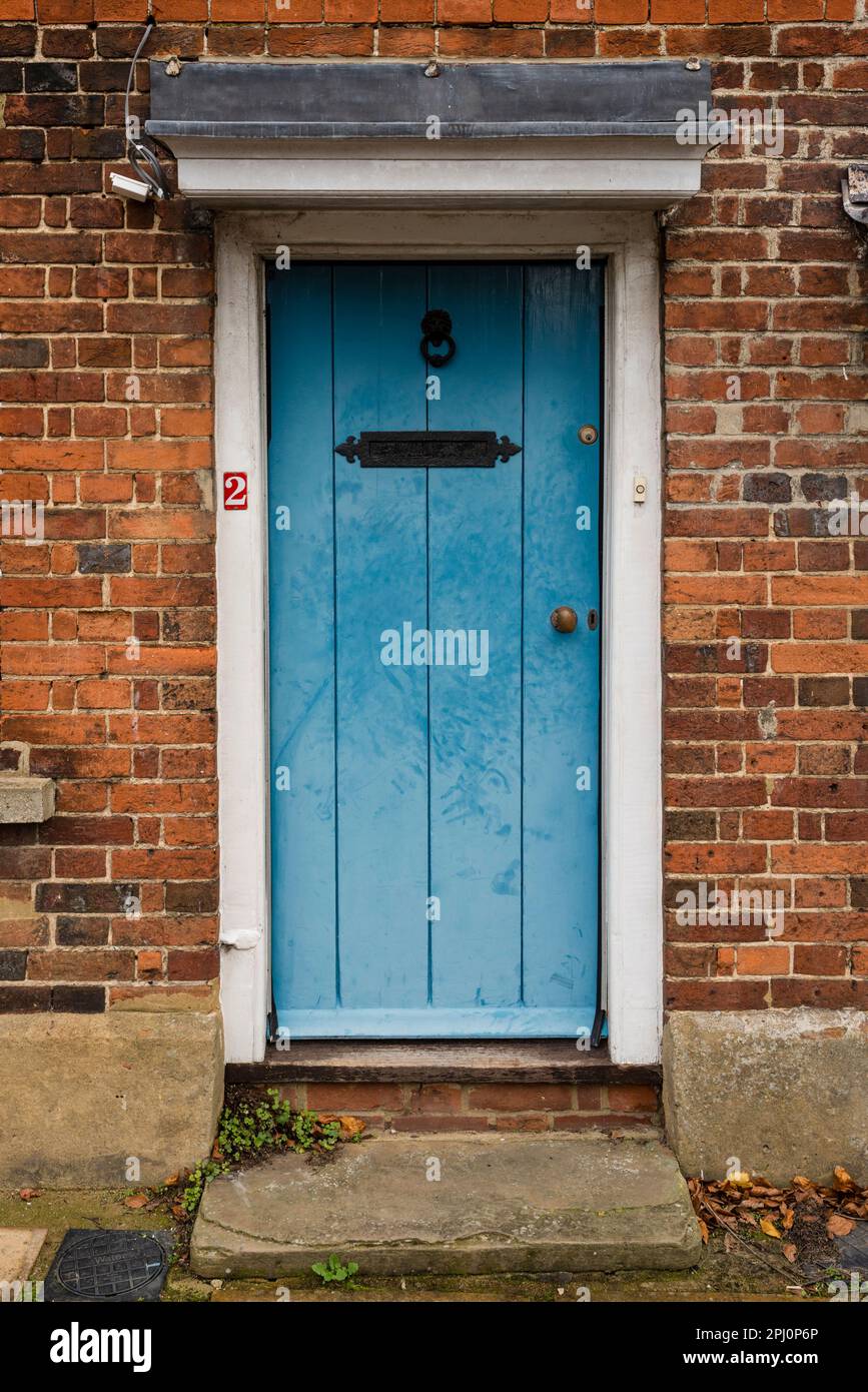 Cottage entrance hi-res stock photography and images - Alamy