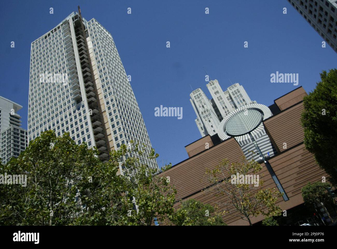 stregis157 ls.jpg Right: St. Regis tower, left: MOMA. We get the first ...
