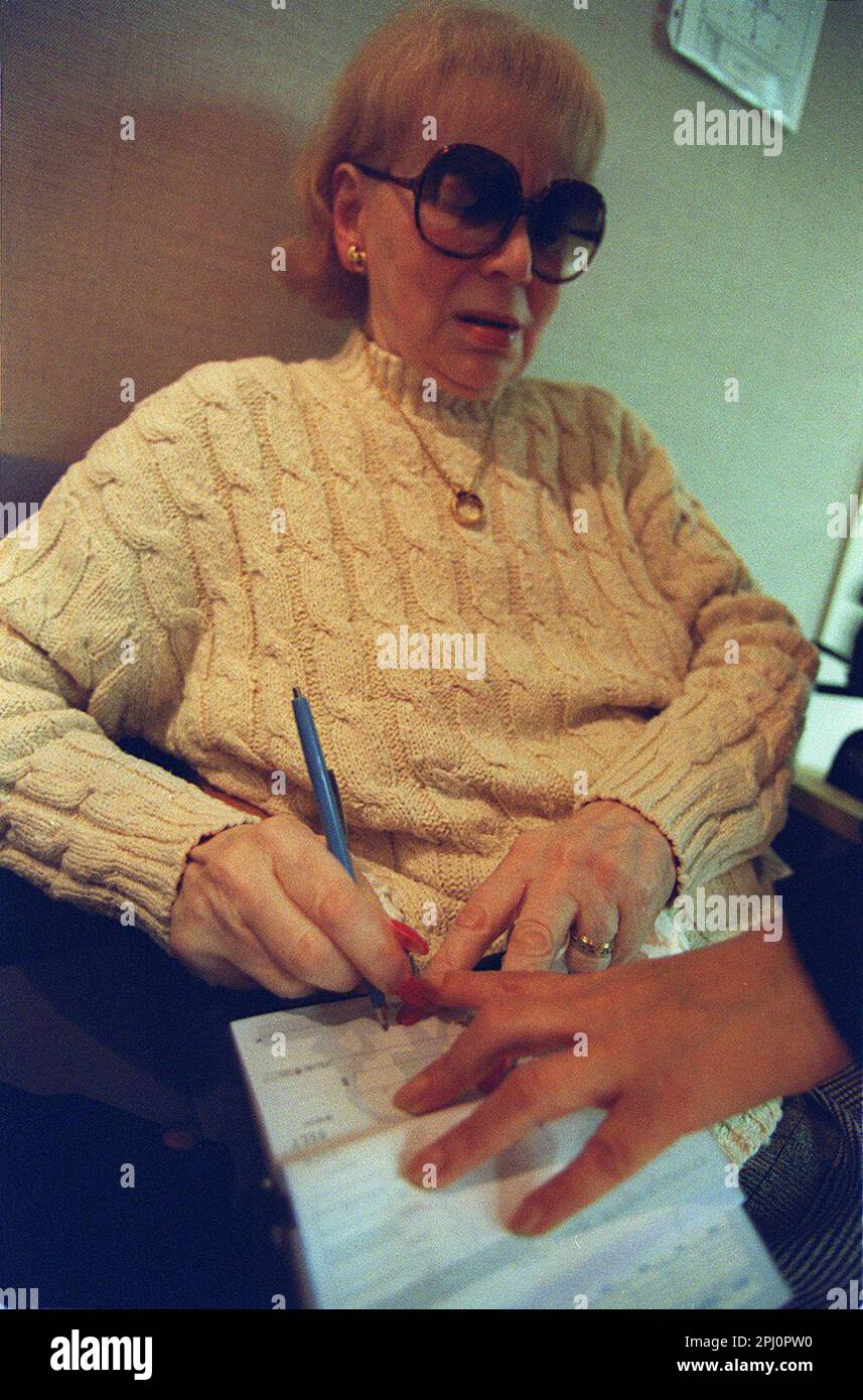 VICTIMS 2/C/05FEB98/CD/LS -------- Rosalie's hand is guided to the ...