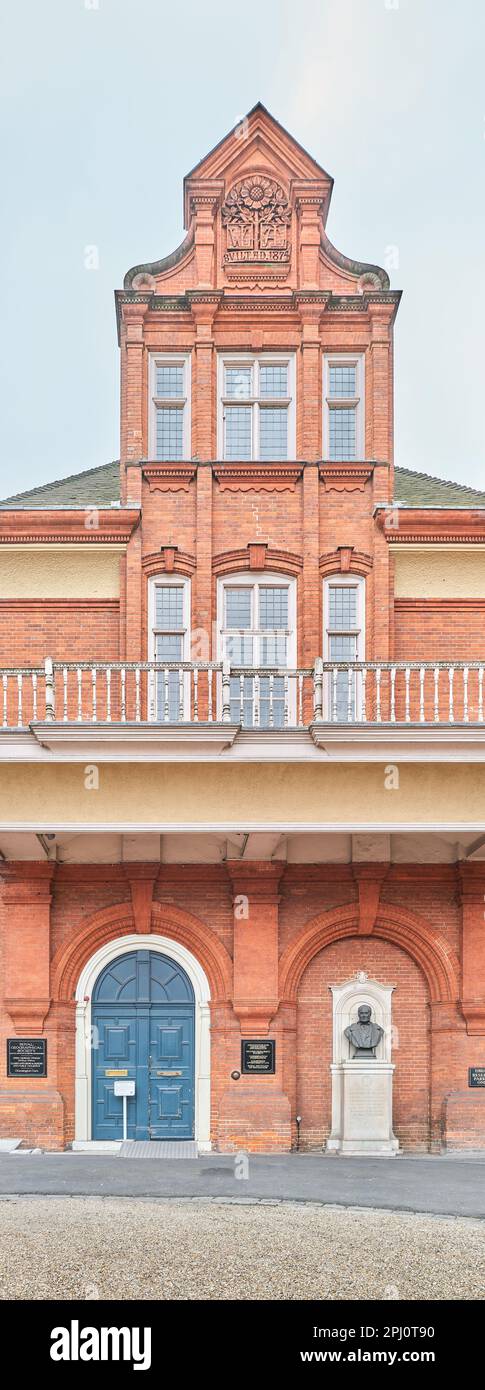 Main entrance and facade to the Royal Geographical Society, London ...