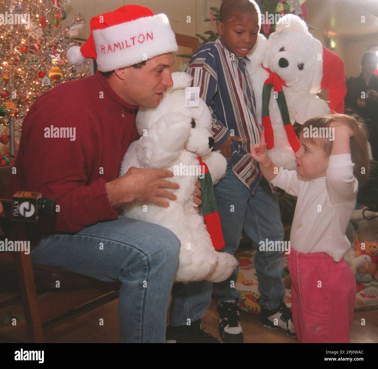 STEVE YOUNG/C/18DEC94/SP/LS ONE TWO YEAR OLD GAVE STEVE HER AGE BEFORE ...