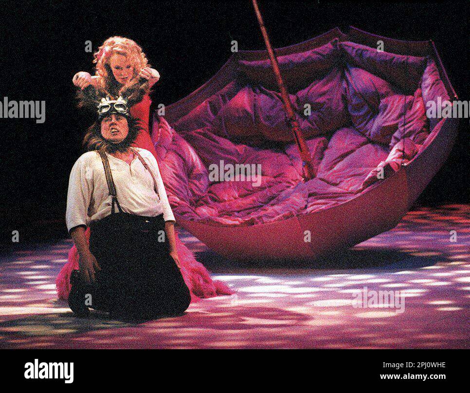DREAM/C/07JAN96/DD/LS Desmond Barrit as Nick Bottom and (Behind ...