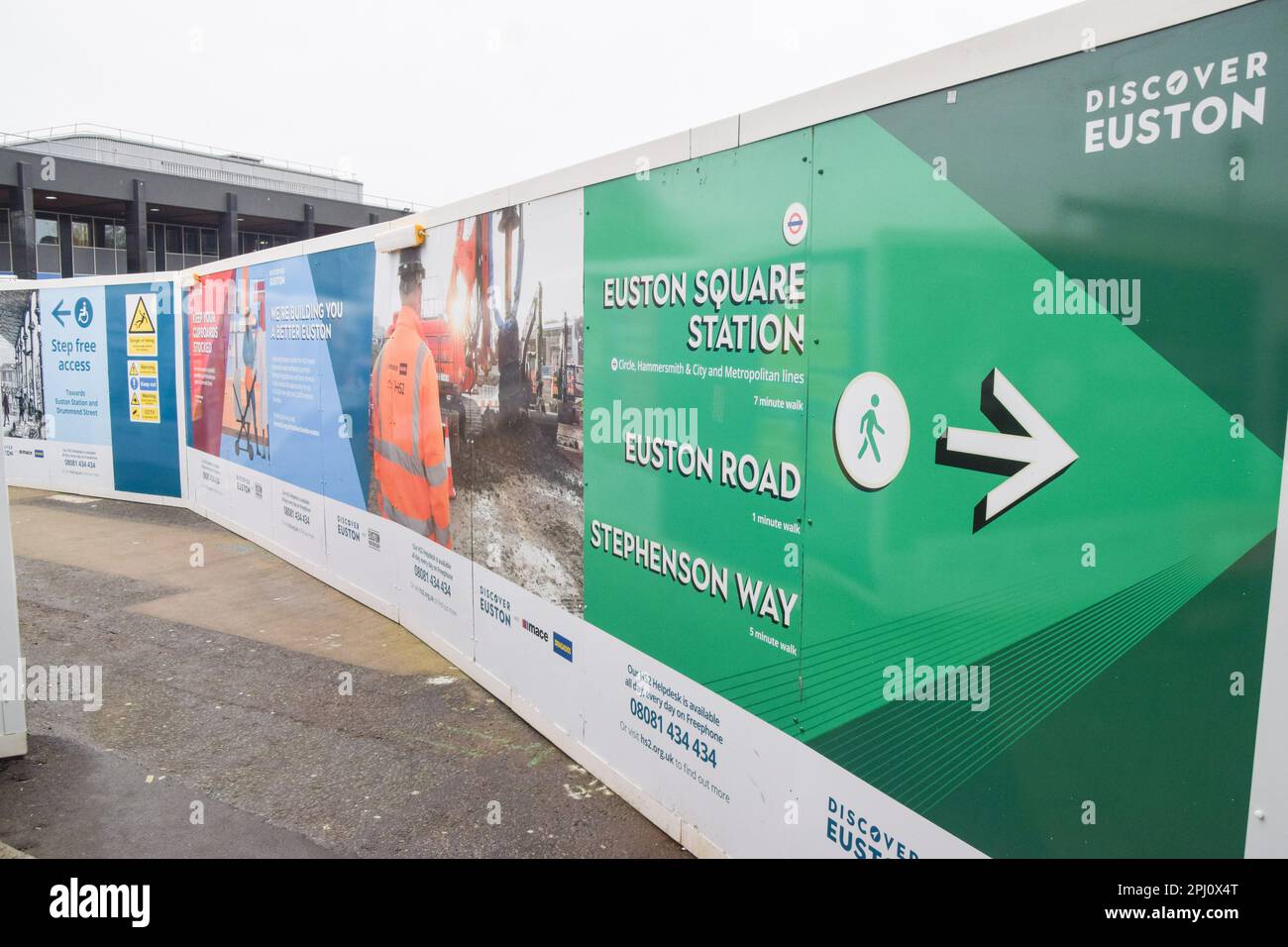 London, UK. 29th Mar, 2023. HS2 (High Speed 2) construction site signs ...