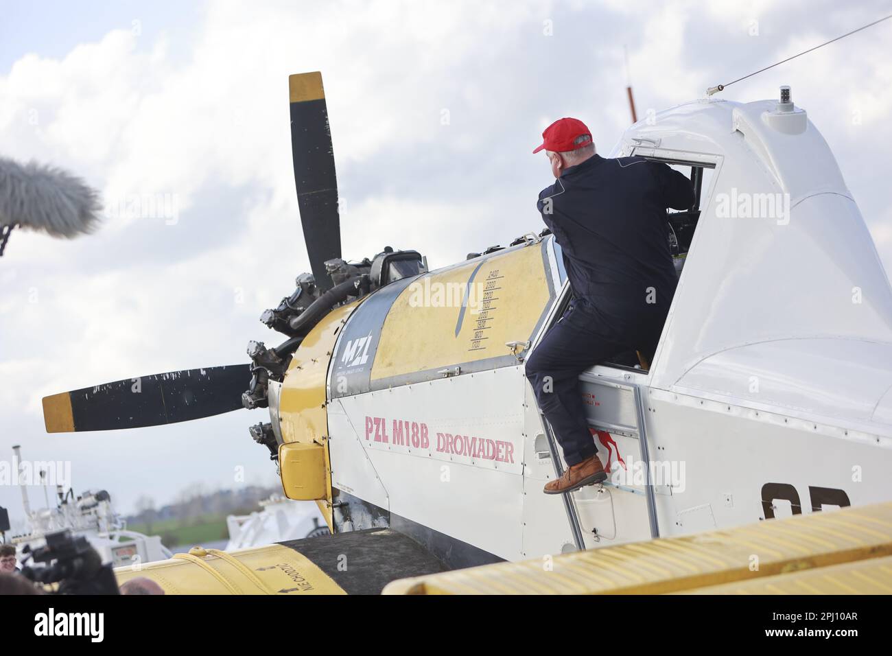 Ballenstedt, Germany. 30th Mar, 2023. A small firefighting aircraft ...