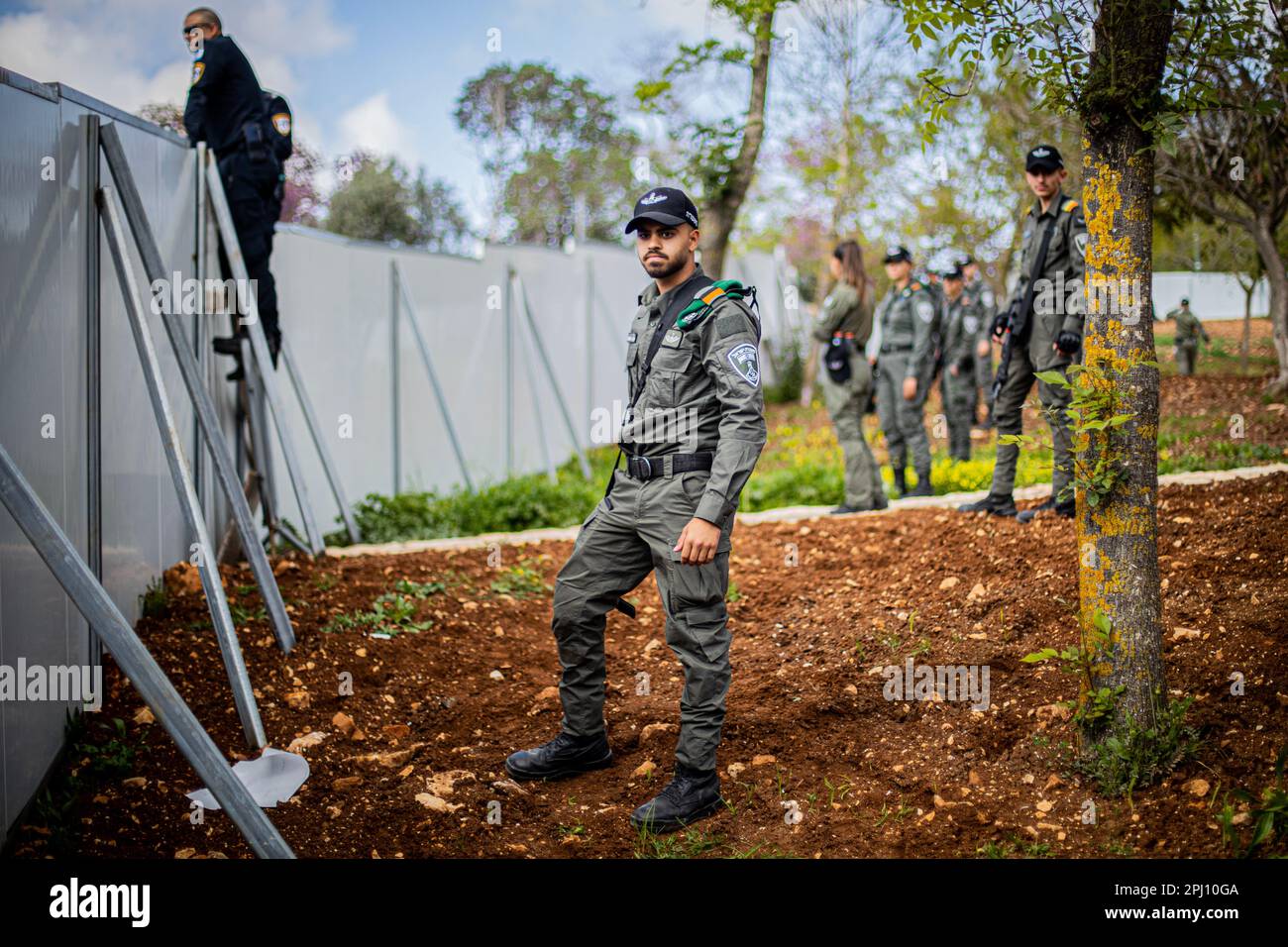 Israeli border police officers stand guard during anti reform ...