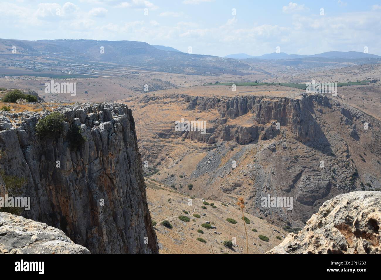 Hike along the Cliffs of Arbel Nature Reserve neat Tiberias and the Sea ...