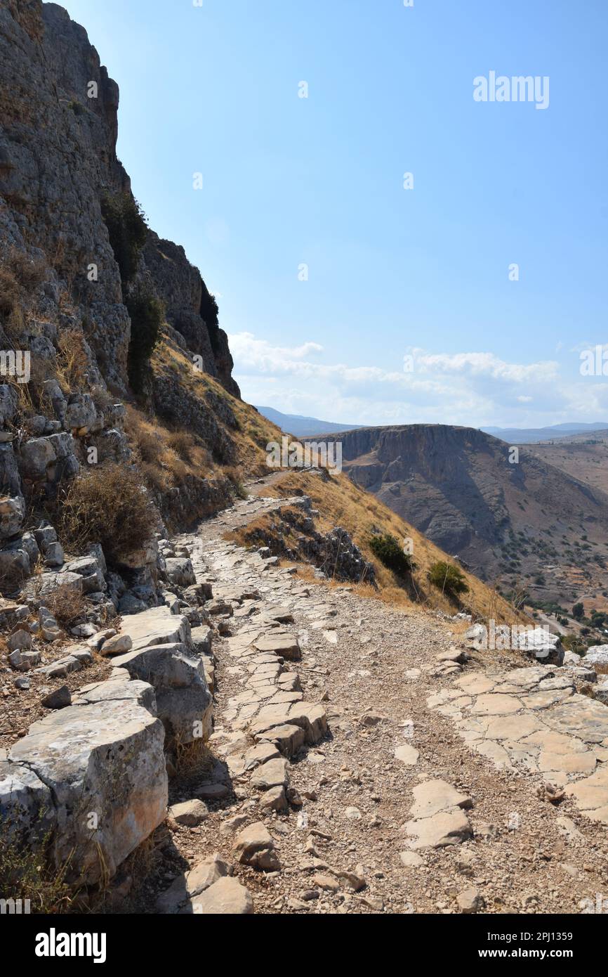 Hike along the Cliffs of Arbel Nature Reserve neat Tiberias and the Sea ...