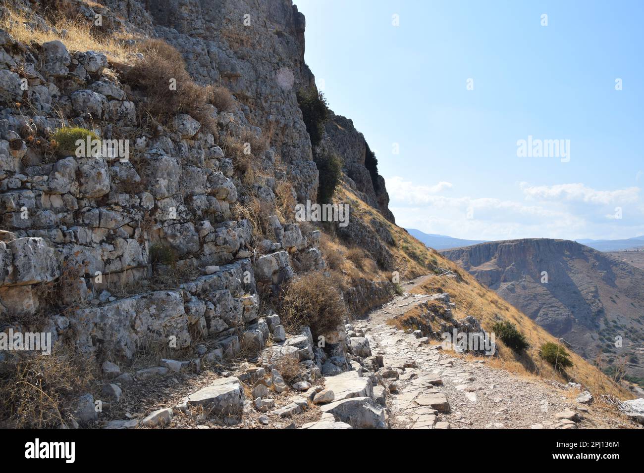 Hike along the Cliffs of Arbel Nature Reserve neat Tiberias and the Sea ...