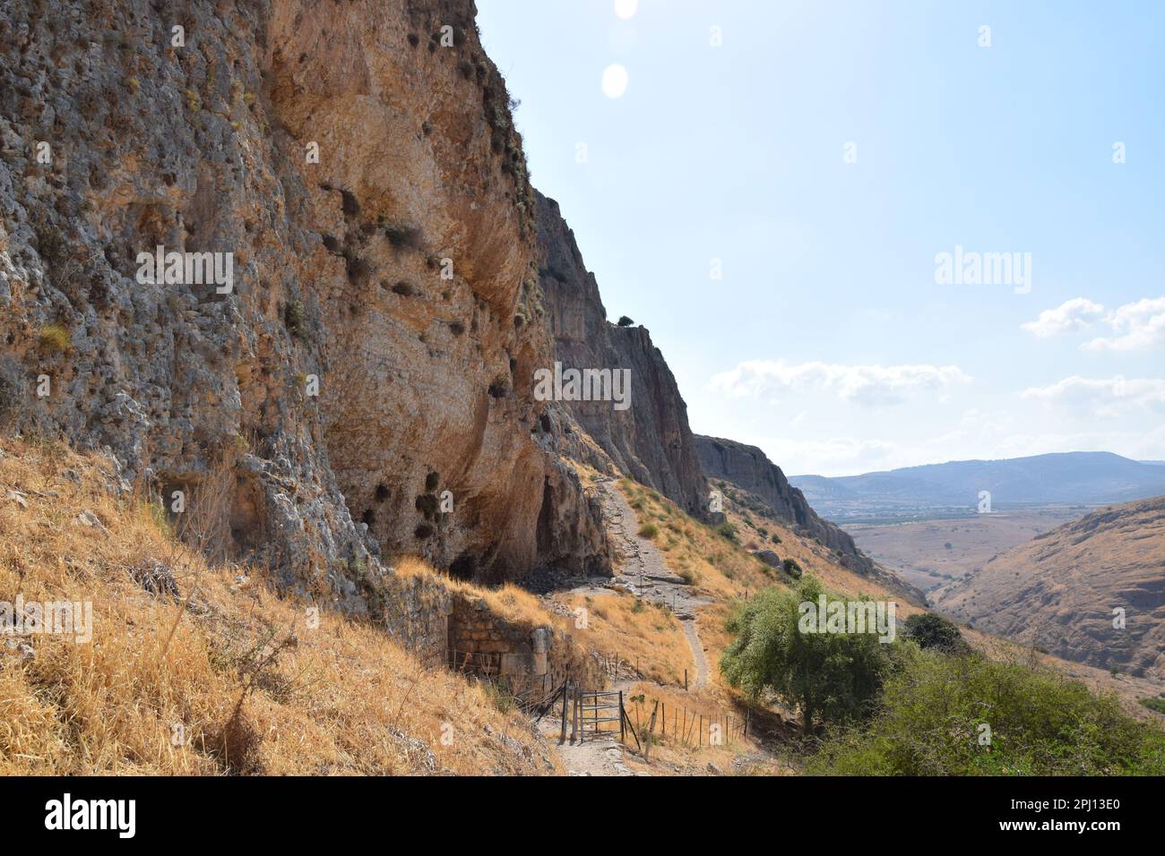 Hike along the Cliffs of Arbel Nature Reserve neat Tiberias and the Sea ...