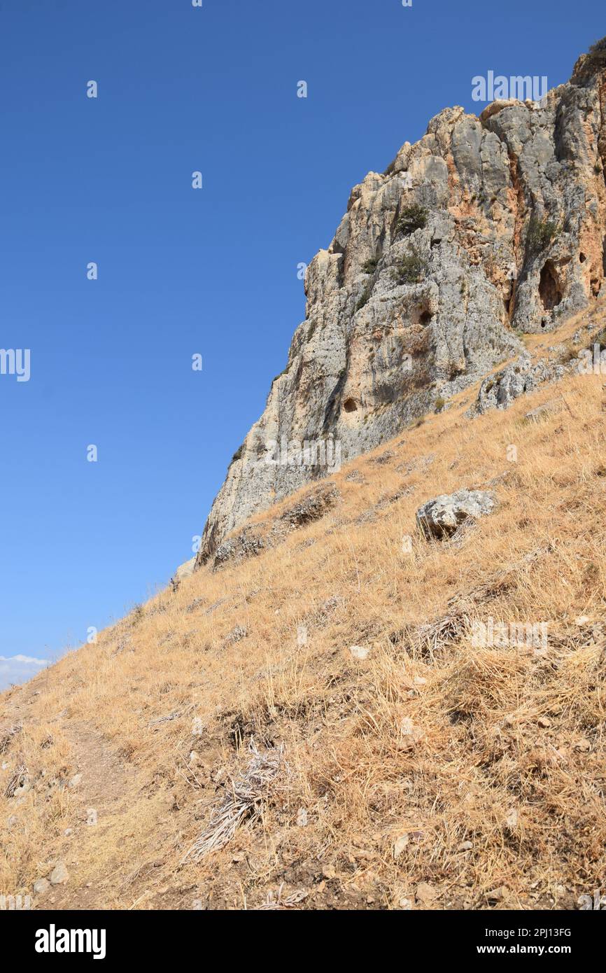 Hike along the Cliffs of Arbel Nature Reserve neat Tiberias and the Sea ...