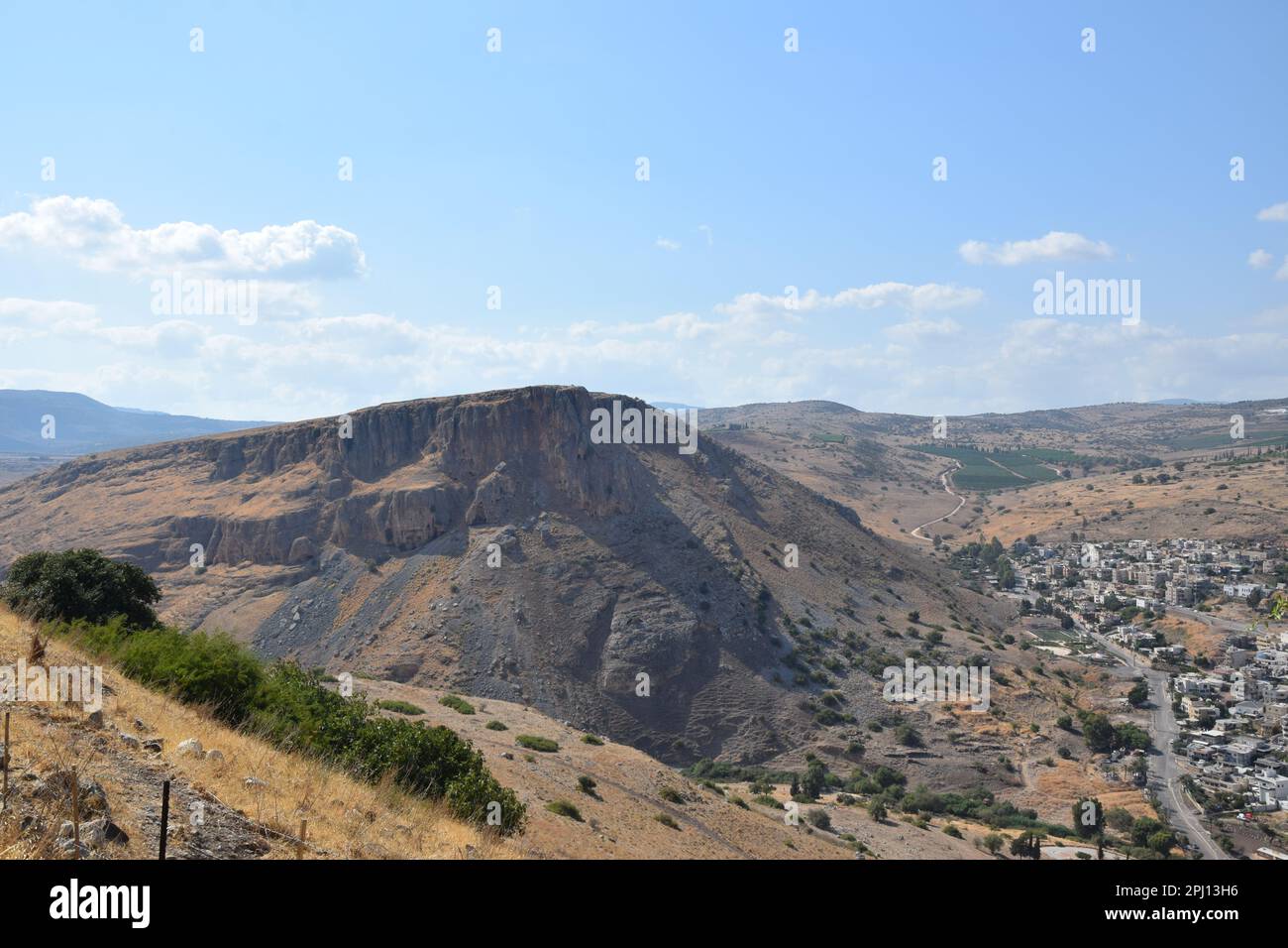 Hike along the Cliffs of Arbel Nature Reserve neat Tiberias and the Sea ...