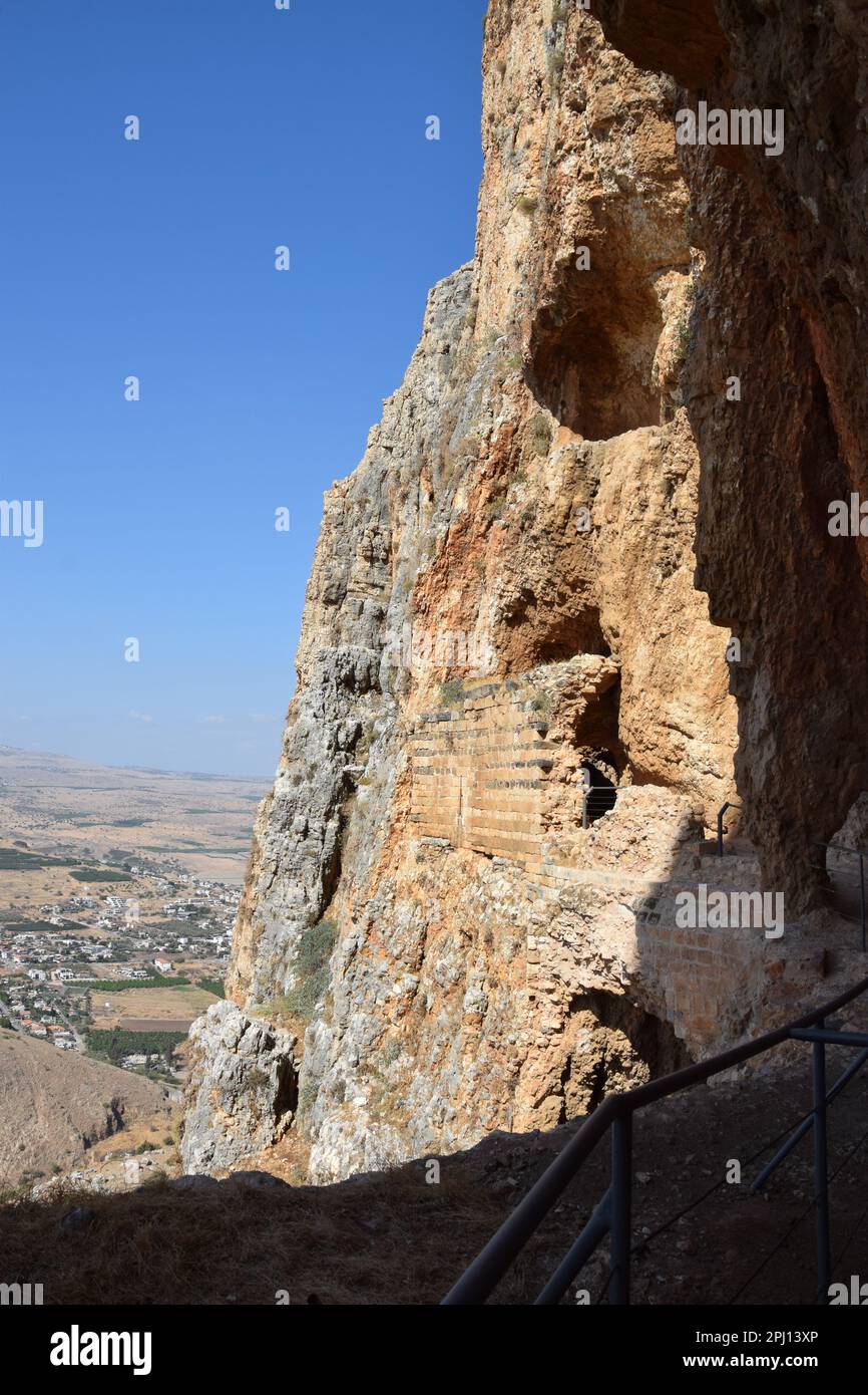 "The Fortress" cave-fortress - Hike along the Cliffs of Arbel Nature ...