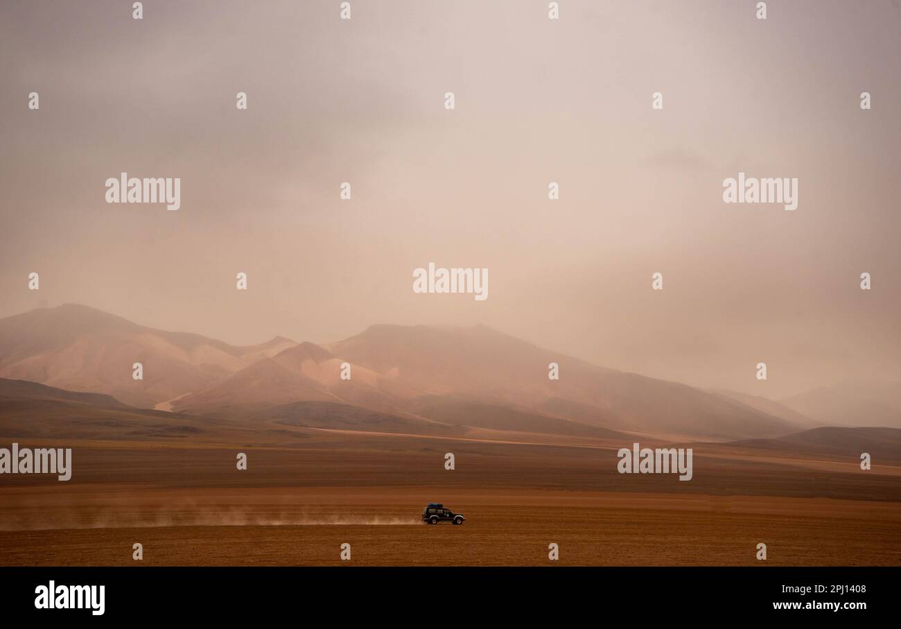 Expansive road hi-res stock photography and images - Alamy