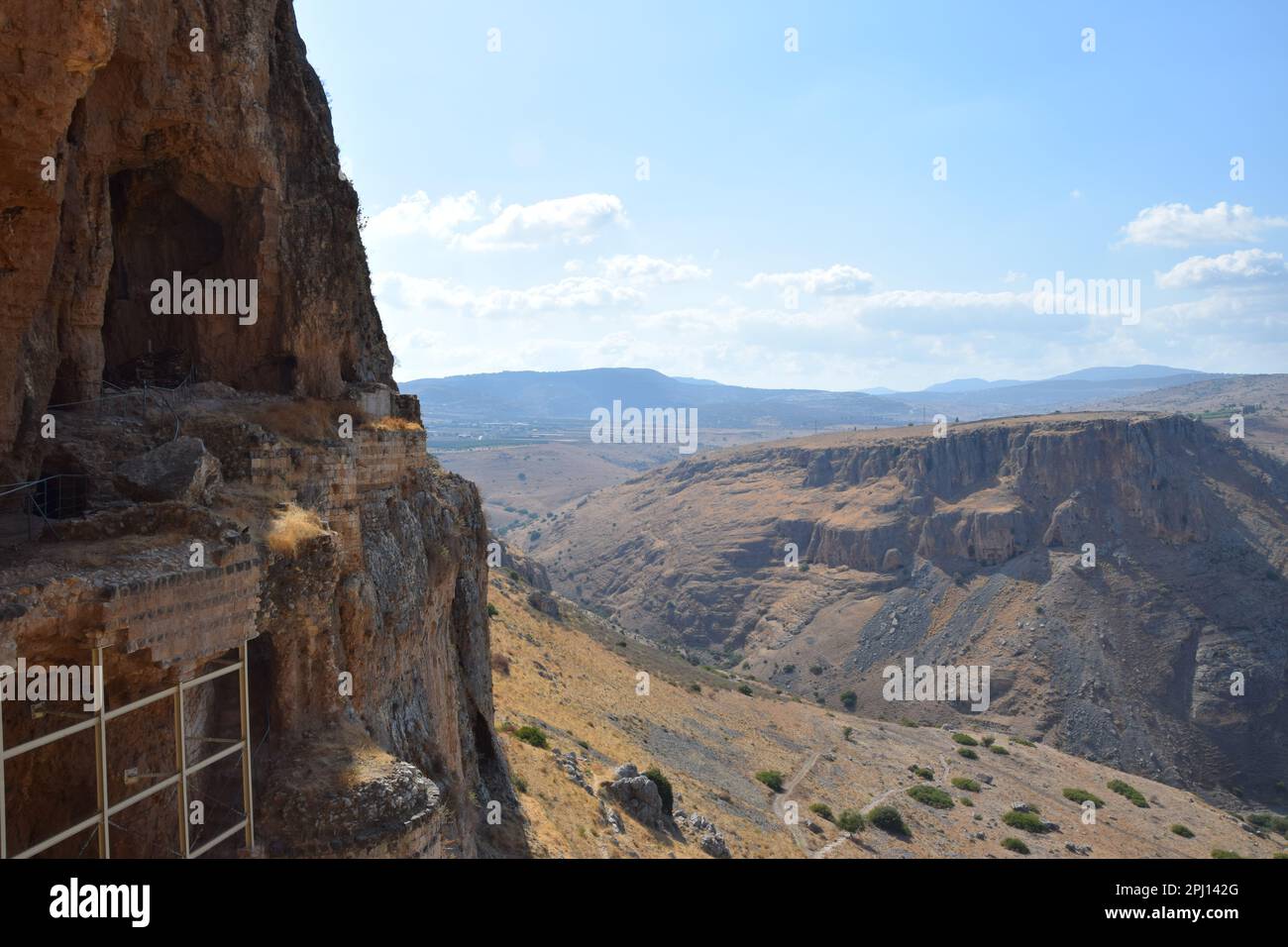 "The Fortress" cave-fortress - Hike along the Cliffs of Arbel Nature ...