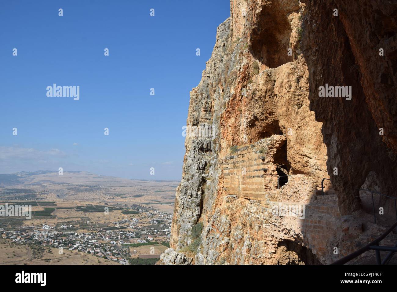 "The Fortress" cave-fortress - Hike along the Cliffs of Arbel Nature ...