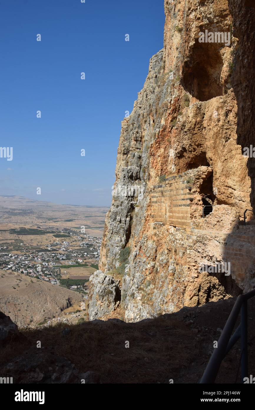 "The Fortress" cave-fortress - Hike along the Cliffs of Arbel Nature ...
