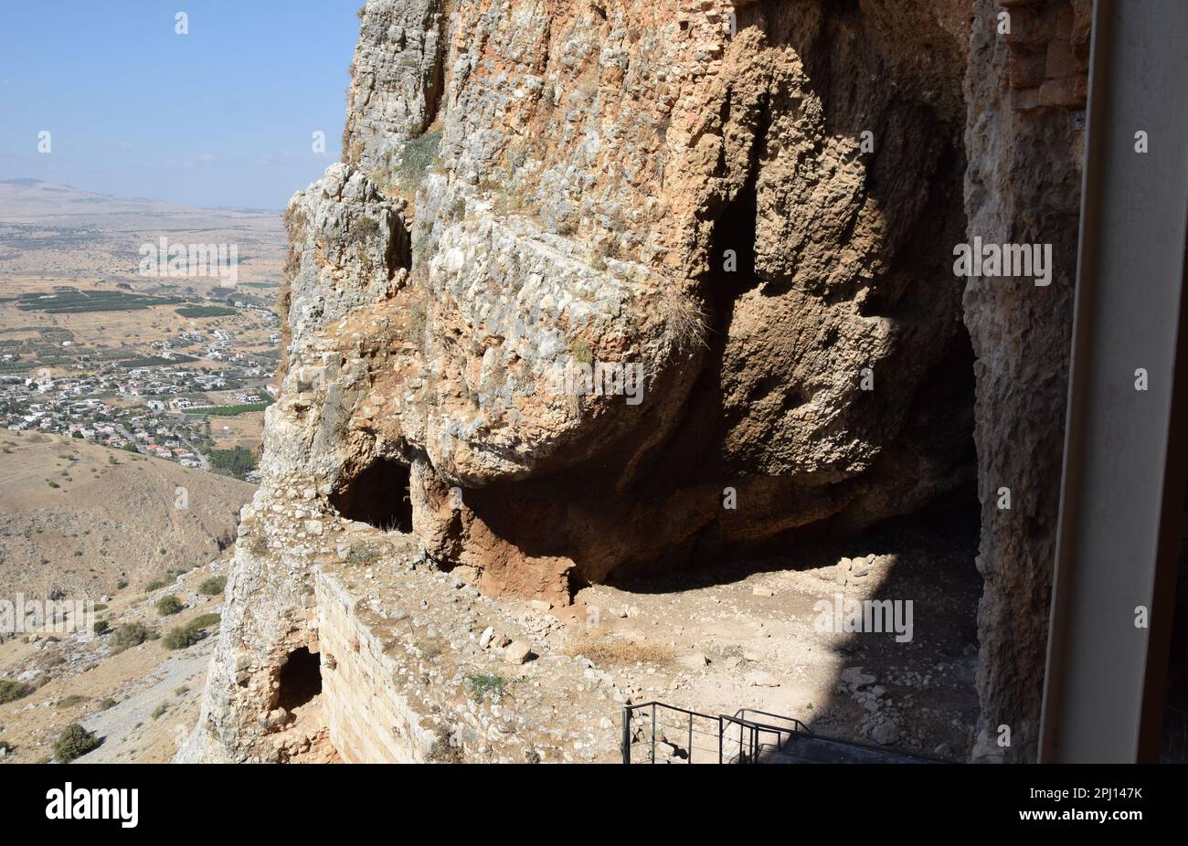 "The Fortress" cave-fortress - Hike along the Cliffs of Arbel Nature ...
