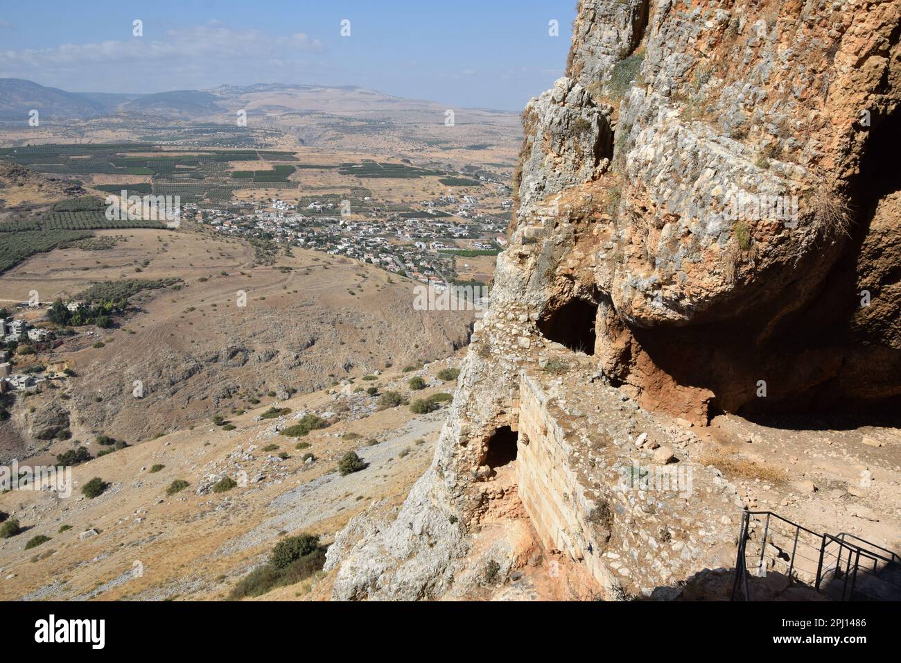 "The Fortress" cave-fortress - Hike along the Cliffs of Arbel Nature ...