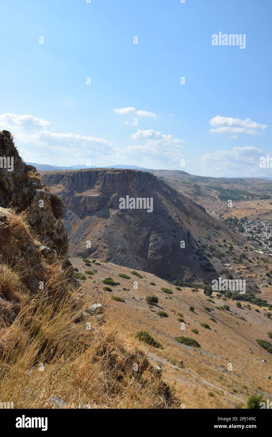 Hike along the Cliffs of Arbel Nature Reserve neat Tiberias and the Sea ...