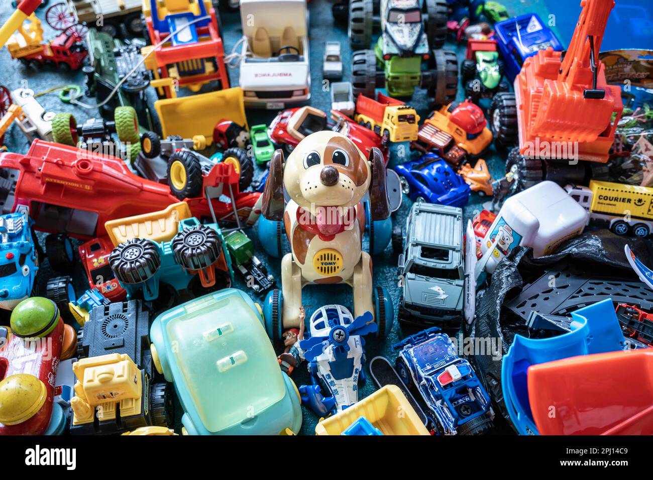 Bangkok, Thailand. 26th Mar, 2023. Second-hand toys wait to be offered ...