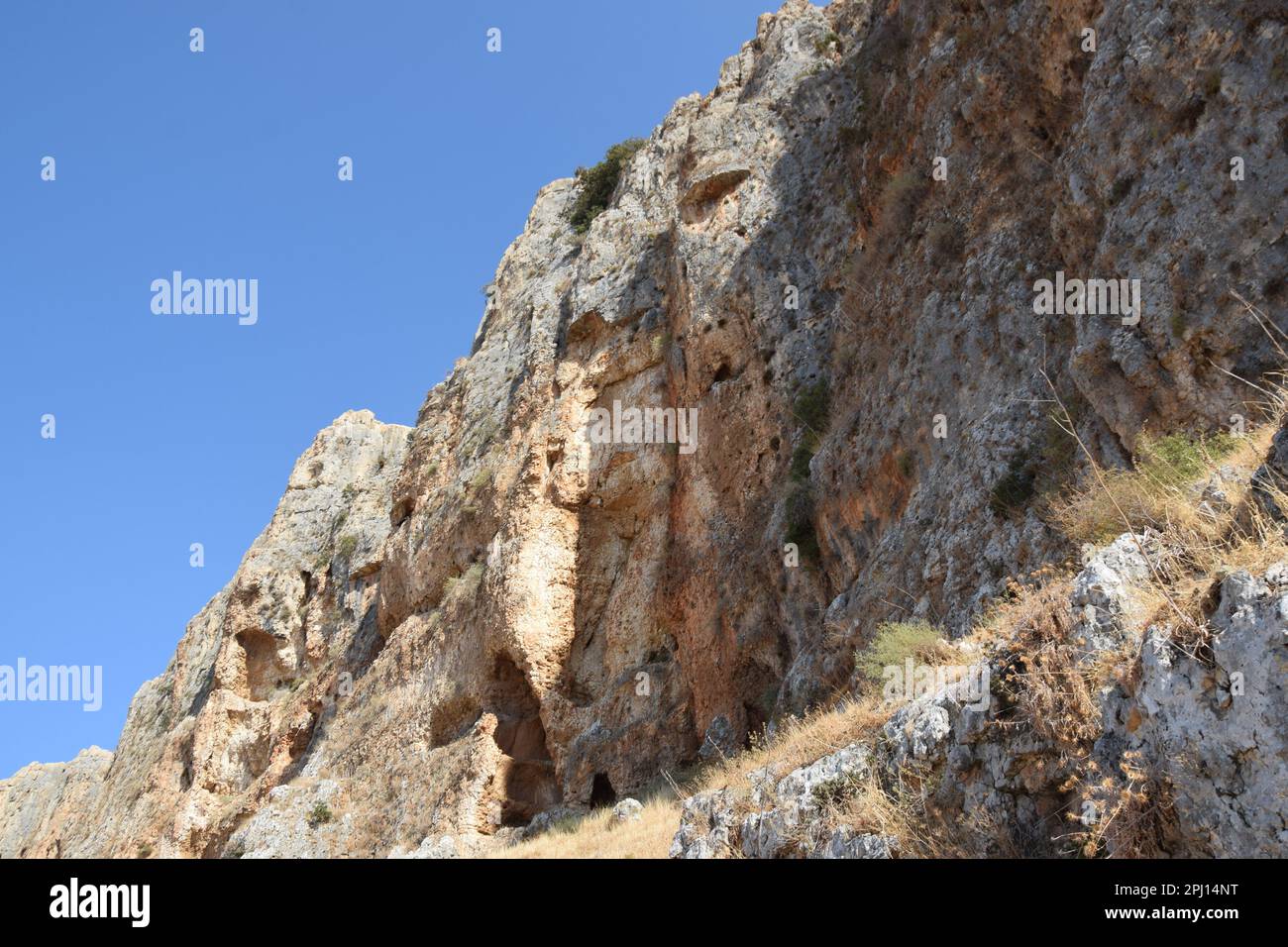 Hike along the Cliffs of Arbel Nature Reserve neat Tiberias and the Sea ...