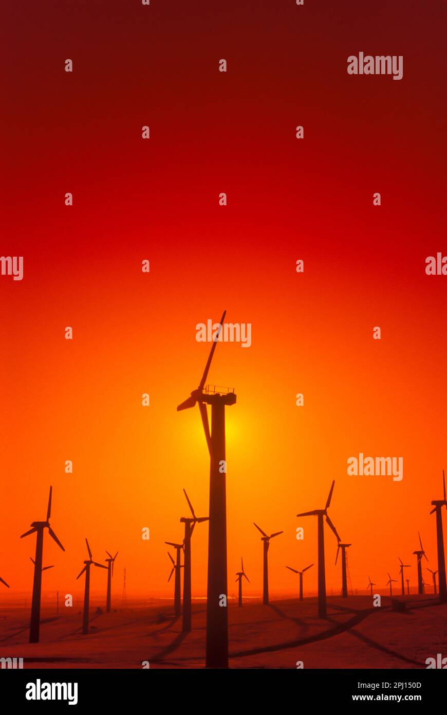 ALTAMONT PASS WIND TURBINE POWER PLANT CALIFORNIA USA Stock Photo - Alamy